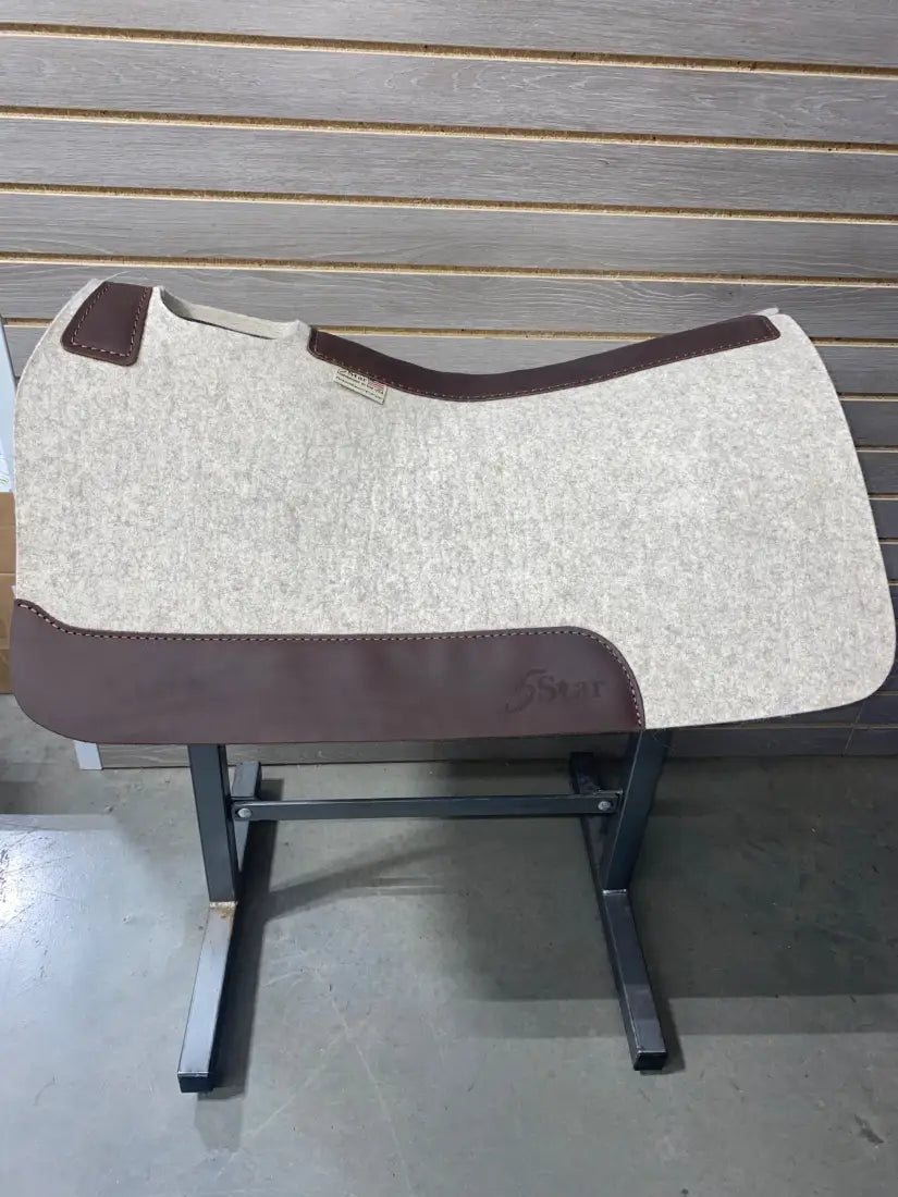 5 Star Barrel Racer Saddle Pad (Natural w/ Plain Wear Leathers) 30x28 ...