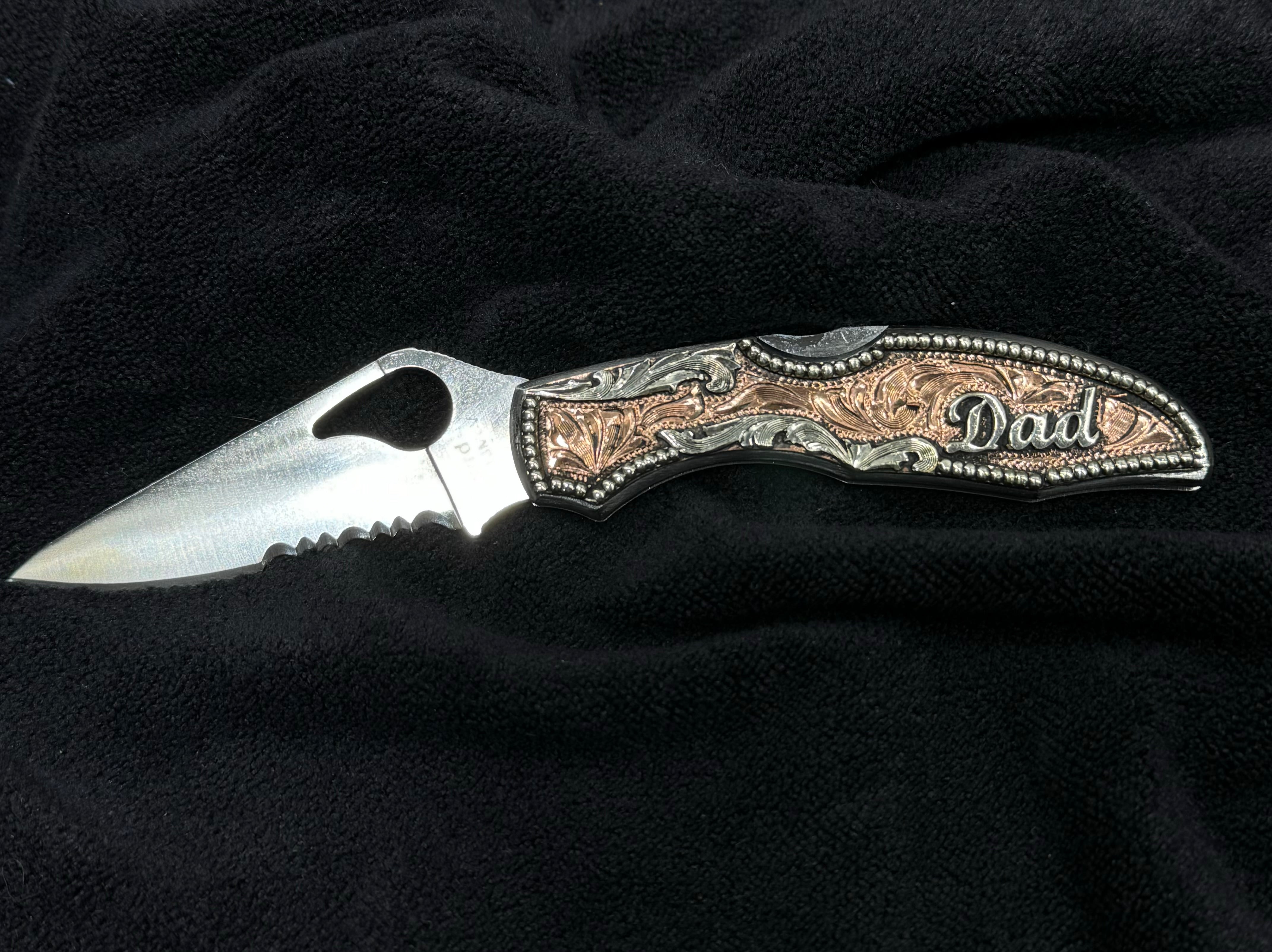 Rowdy Rose Engraved "Dad" Knife – Leanin' Pole Arena