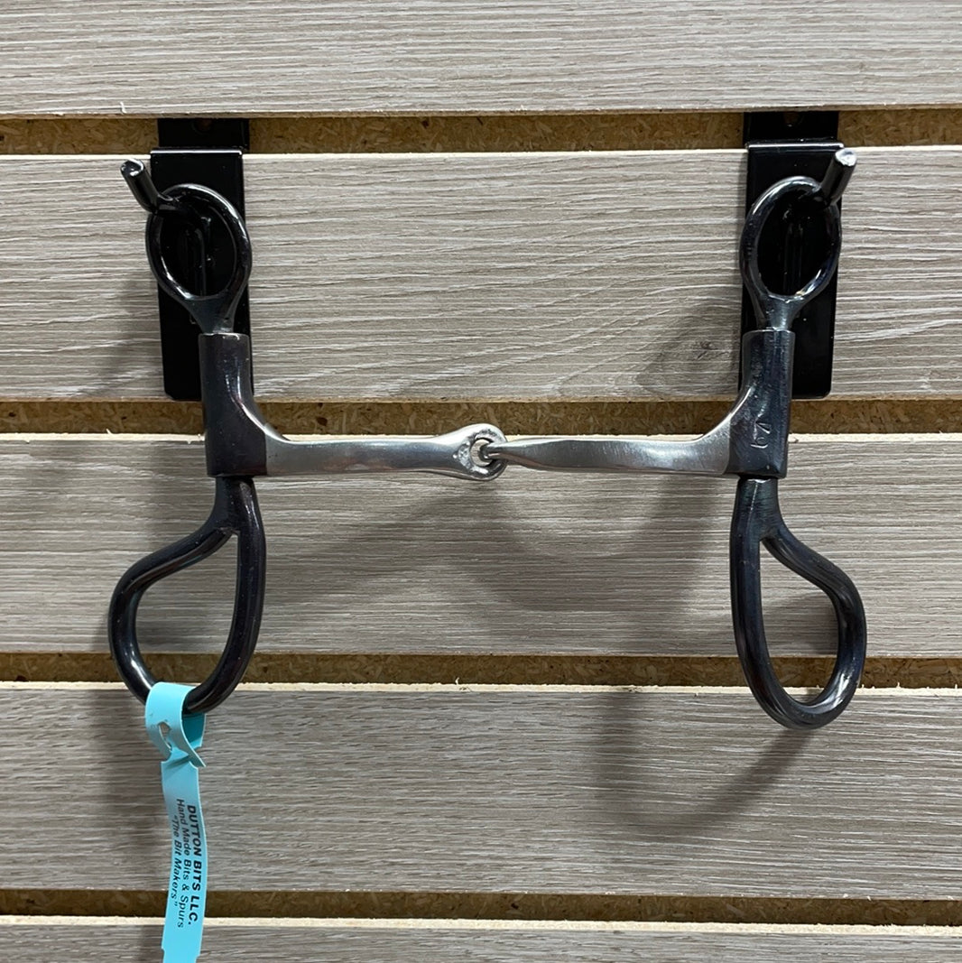 Dutton Bits – Leanin' Pole Arena